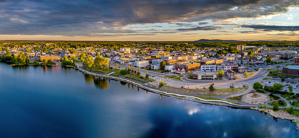 La vibrante capitale de l'Abitibi-Témiscamingue • Au Québ